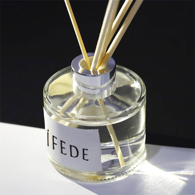 Private label reed diffuser home fragrance manufacture in France - Candle