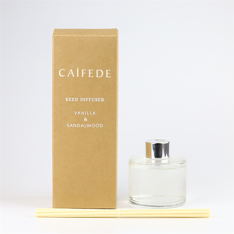 Private label reed diffuser home fragrance manufacture in France - Candle